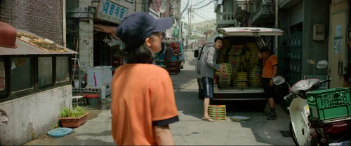 Parasite (2019) - Film Stills & Frames | StillsLab
