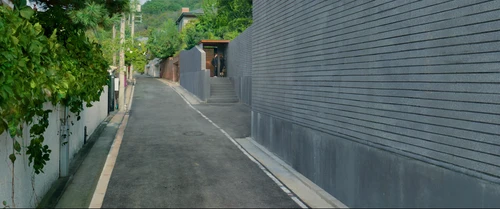 Parasite (2019) - Film Stills & Frames | StillsLab